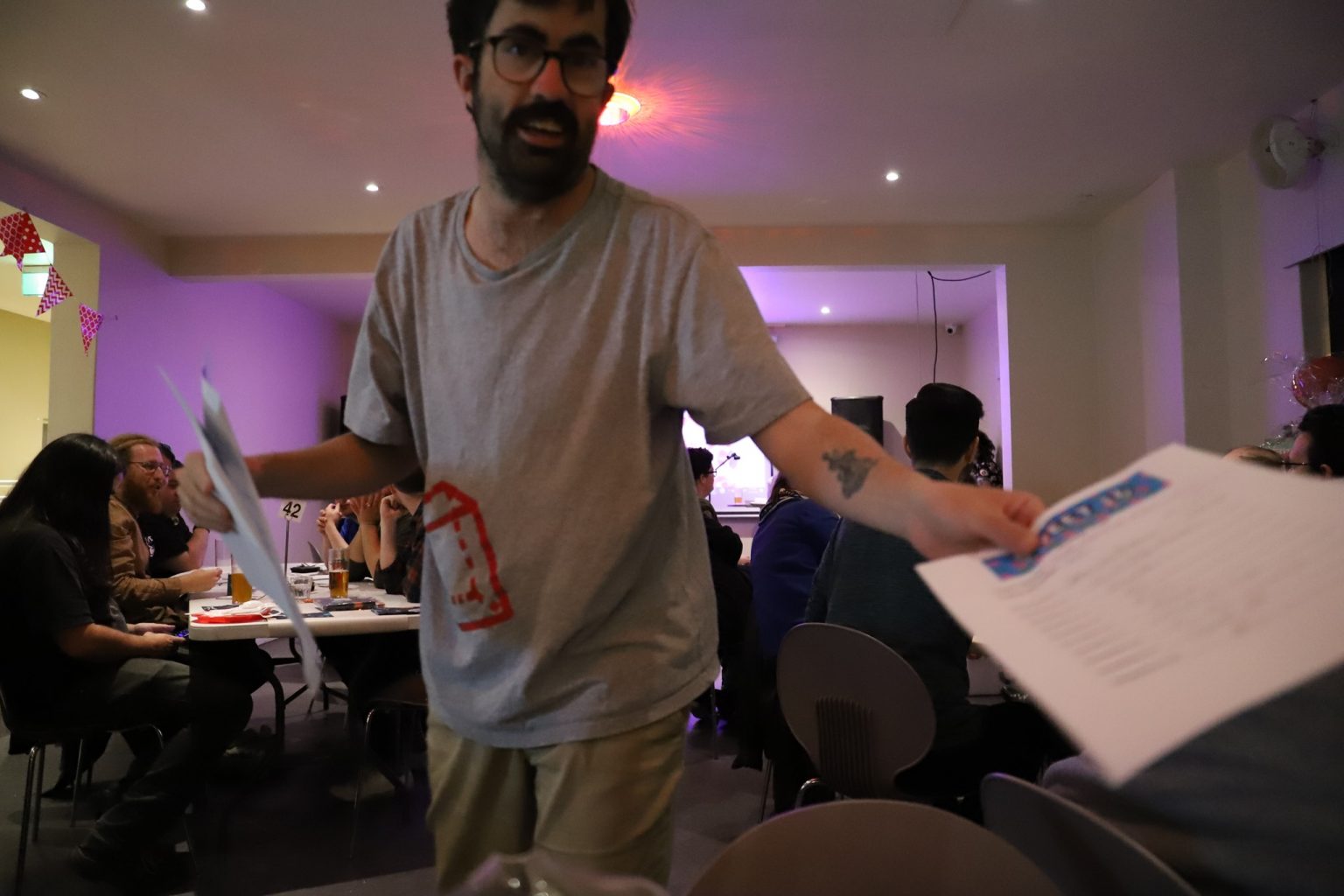 Contact - Edge Radio