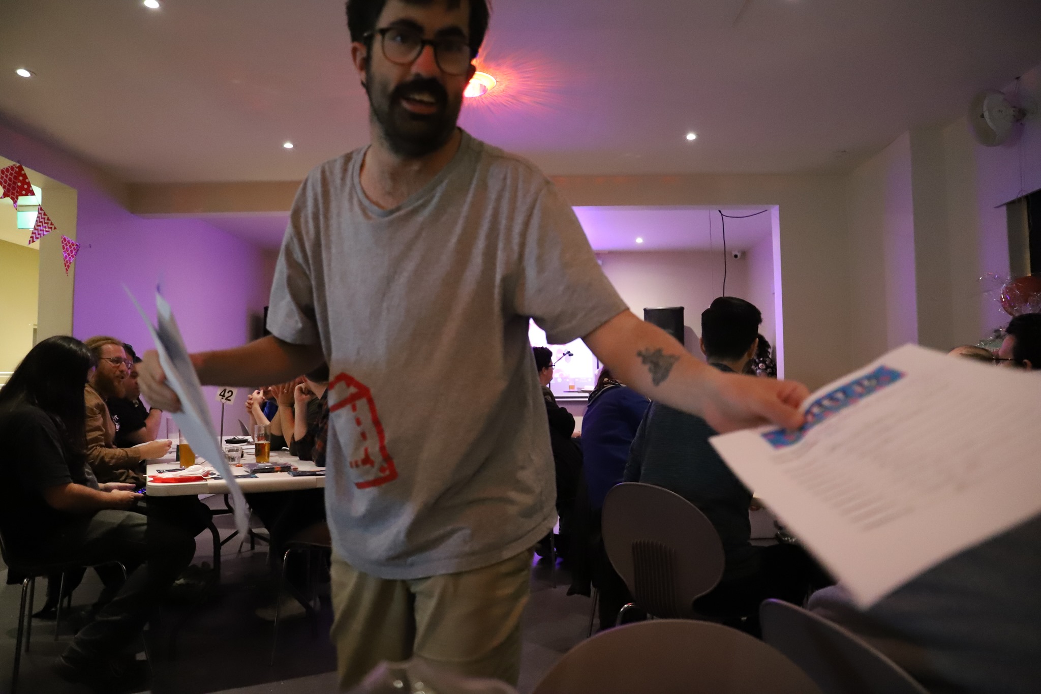 Contact - Edge Radio